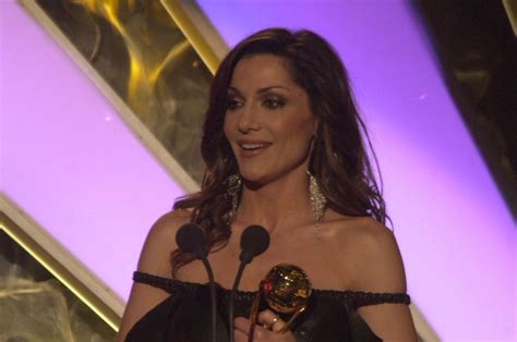 Greek Singer Despina Vandi Cancels Çeşme Concert Over Turkish Flag Dispute Daily Sabah