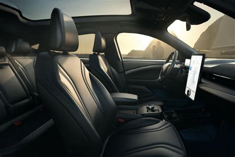 [포토]포드 머스탱 마하 E 넓은 실내공간