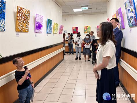 畫布上的平權之聲 岡山障福中心「洋海奇緣」展覽開展 蕃新聞