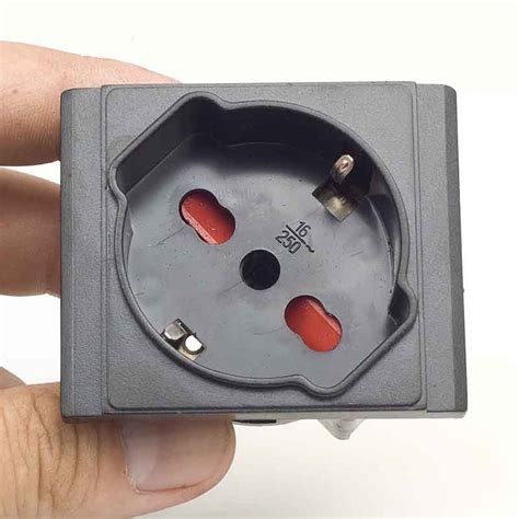 China European Rack Power Distribution Unit For Uk Germany And France Manufacturer And Exporter