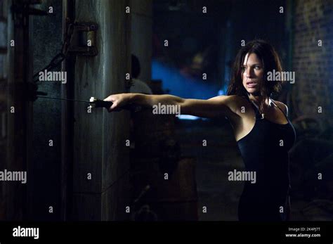 Rhona Mitra Doomsday Torture Rhona Mitra As Kyra Beowulf Greatest