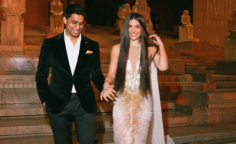 فستان إريكا هاموند يتحدث عن الفن الفرعوني بإبداع إلياس ريغا مجلة هي