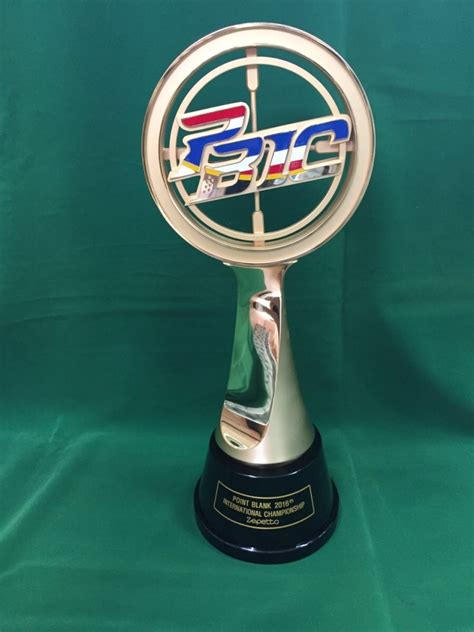 트로피제페토트로피트로피제작크리스탈트로피감사패제페토pbic우승트로피맞춤트로피야구트로피유치원트로피금속트로피트로피추천골프트로피트로피공장트로피몰위드상패