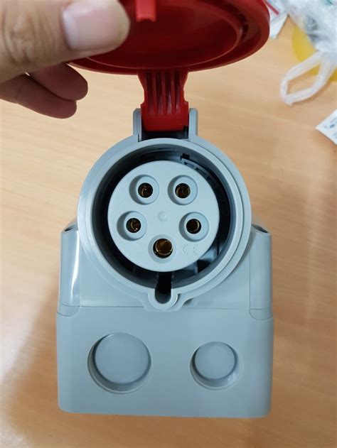Jual Soket Socket Legrand Female 32A 3Phase 3P N E Kota Balikpapan Manukstore Tokopedia