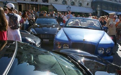 モナコの カジノ 前で起こった、あまりにも【高価な事故】 14 Images ポッカキットポッカキット