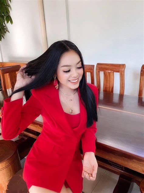 សម្រស់ សុខ ស្រីនាង នៅតែស្រស់ស្អាត ដោយគ្មានការកែសម្ផស្សនោះទេ Tnaot