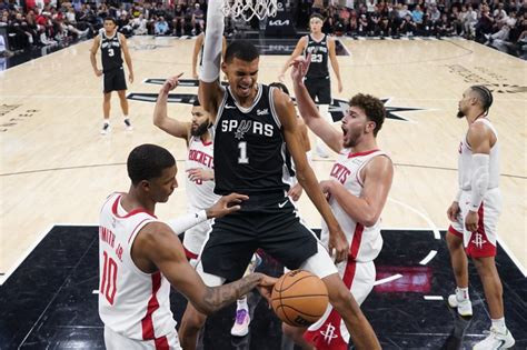 El Increíble Wembanyama En Su Primer Triunfo Dos Tapones En La Misma