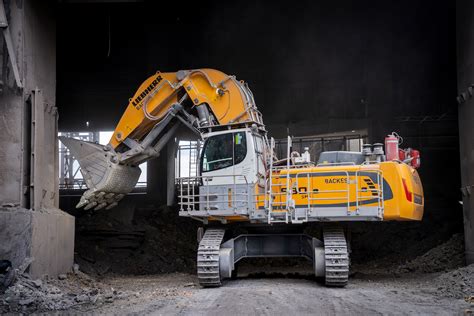 Liebherr S R Sme Excavator Tailored For High Temperature