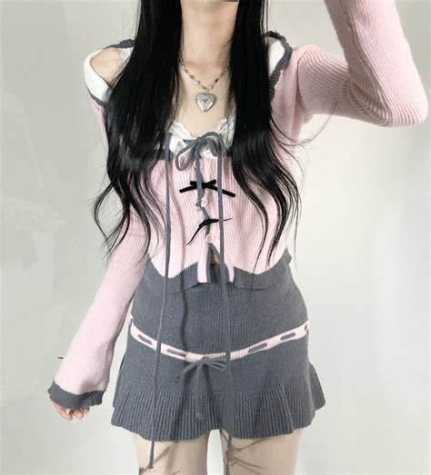 키치하이틴 베리 바비 리본 포인트 니트 카라 핑크 그레이 오프숄더 가디건 투피스 세트