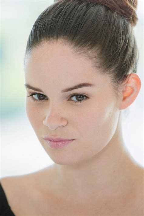 Jenna J Ross About Entertainmentie