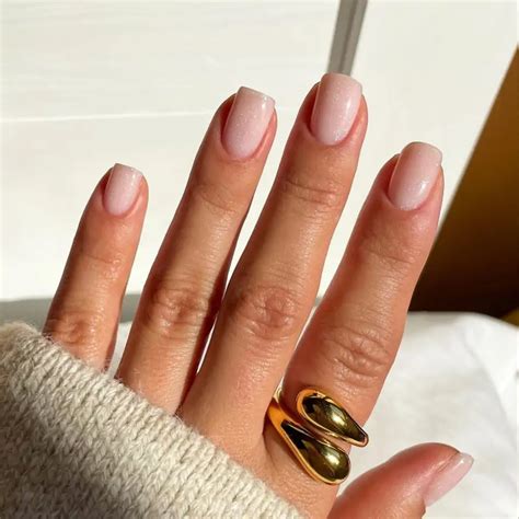25 Diseños De Uñas Decoradas En Tonos Neutros Que Dan Un Efecto De Mano