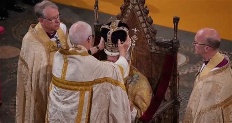 خوش‌خدمتی تام کروز به شاه چارلز پوندهای بریتانیایی هالیوودی‌ها را