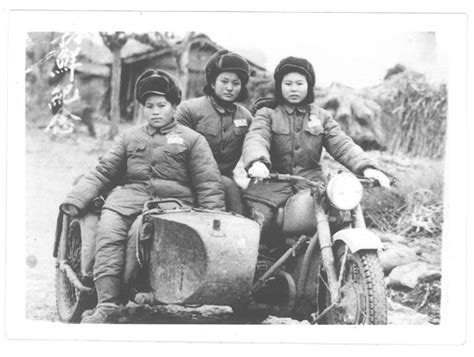 【志愿军】志愿军女兵丘美华和冯时娇的抗美援朝相册 银河悦读