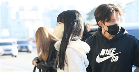 르세라핌 홍은채 발랄하게 폴짝~[엑s Hd포토]