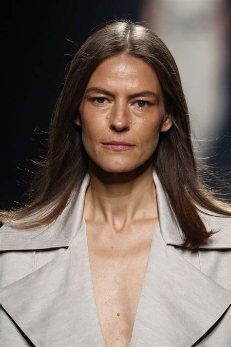 Ángel Schlesser 2025春夏高级成衣秀 Madrid Spring 2025 天天时装 口袋里的时尚指南