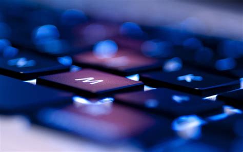 高清晰科技感键盘壁纸封面大图