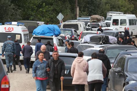 Sigue El éxodo Armenio Más De 13000 Refugiados Dejaron Nagorno
