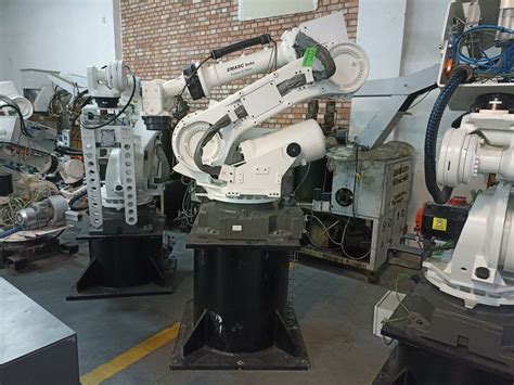Fanuc Robot R 2000ib 210f 6 Axis 210kg