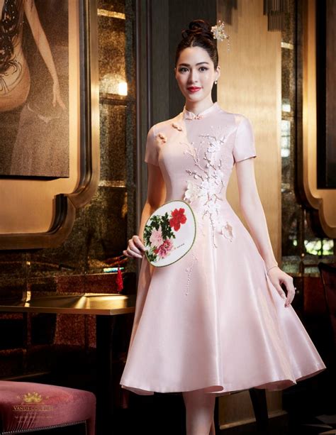 ผู้หญิง ชุดยกน้ำชาสุดโมเดิร์น คอลเลกชันของเจ้าสาวเลือดผสมไทยจีน แรงบันดาลใจจากวรรณกรรมแดนมังกร