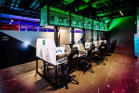 Lvl World Of Gaming Kubix