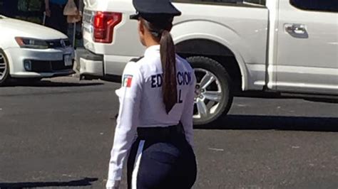 Policía De Culiacán Paraliza El Tránsito Y Las Redes Con Su Belleza