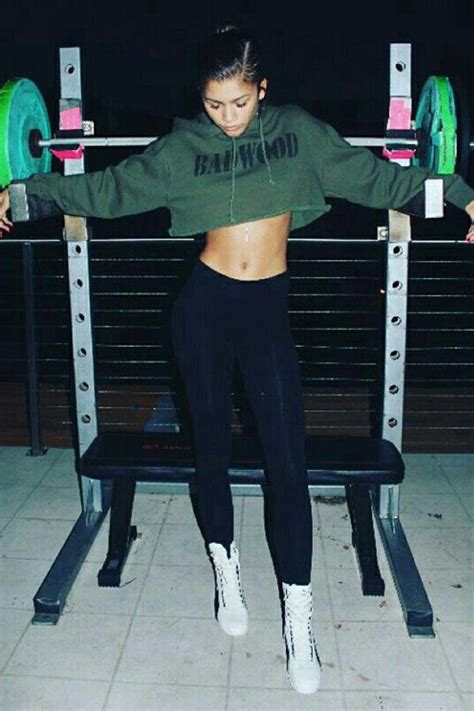 Zendayas Gym Style How To Replicate Her Sporty Chic Vibes