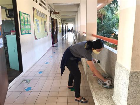 คณะคุณคร สายชั้นประถมศึกษาปีที่ 3 โรงเรียนอนุราชประสิทธิ์