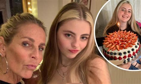 7 Hot Sexy Martha Wright Bikini Pics