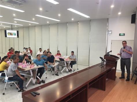 椰子研究所 重要新闻 椰子所专家赴澄迈县开展技术培训助力乡村振兴