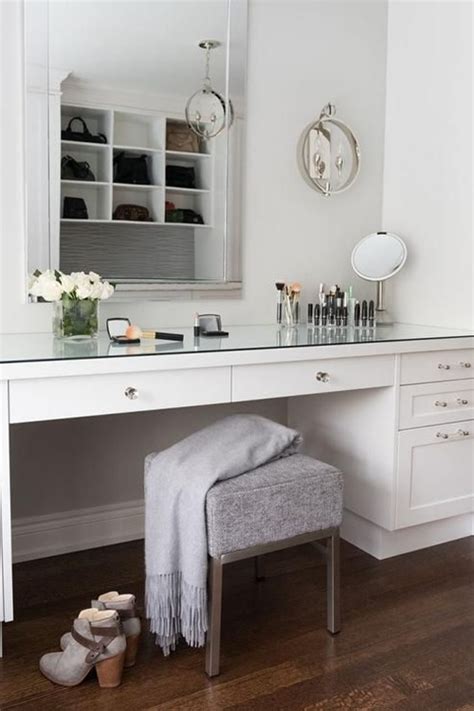 25 แบบโต๊ะแต่งหน้าบิวท์อินสวยๆ ใช้พื้นที่คุ้ม Ladyissue เว็บรีวิว