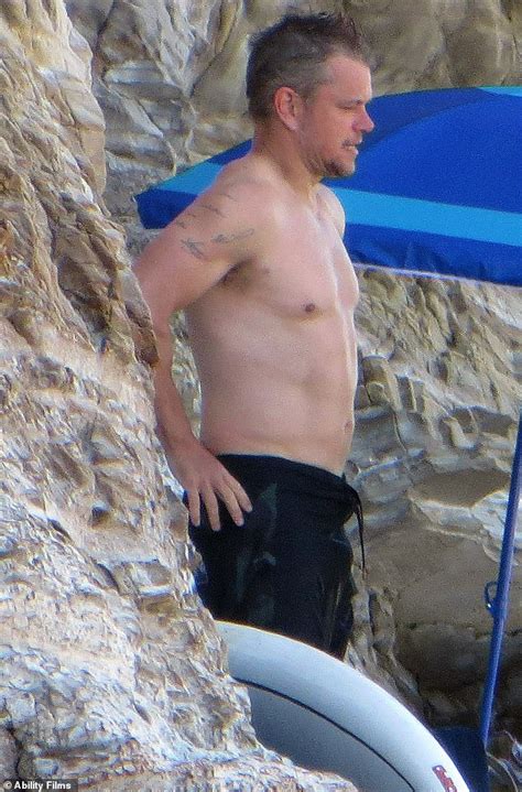 Matt Damon 2020 Matt Damon Hits The Beach In Malibu To Go Over Some Script Pages With His Wife
