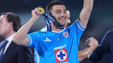 Erik Lira No Habla Del Futuro Tras El Título Con Cruz Azul Soy