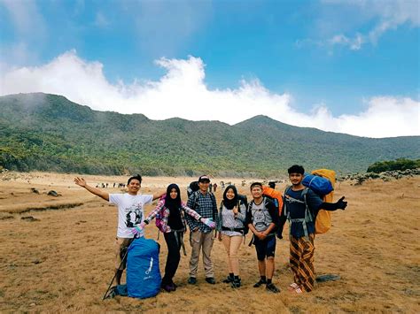 Alun Alun Surya Kencana Pecahan ‘surga Di Gunung Gede Yang Memesona