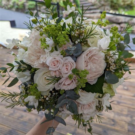 Neutral Nudes Wedding Flowers Les Fleurs Florist