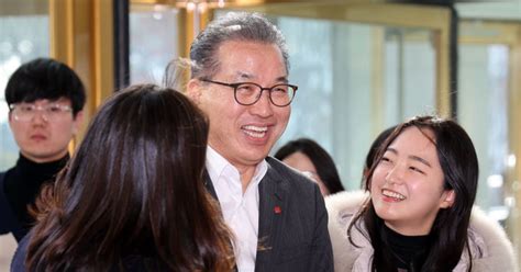 사장단 회의 참석하는 정준호 롯데쇼핑 백화점사업부 대표