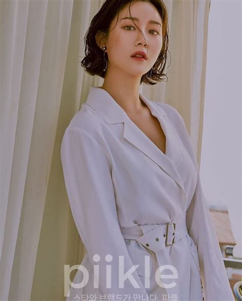 Lee Seung Gi And Fianc Lee Da In S Hot Photoshoots Have Us Hoping For A Couple S Shoot Koreaboo