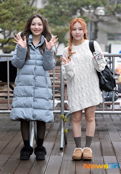 프림로즈 뮤직뱅크 출근해요~[포토엔hd] 손에 잡히는 뉴스 눈에 보이는 뉴스 뉴스엔