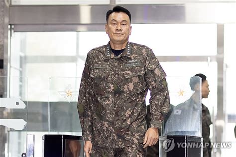 출근하는 김명수 신임 합참의장 후보자 연합뉴스