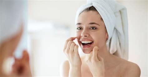 How To Use Dental Floss Its Benefits And Types