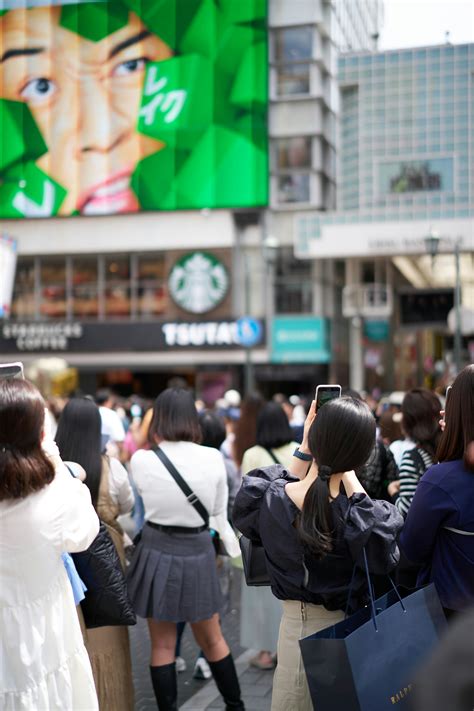 30165张渋谷駅前でロリロリぴえんをナンパで捕獲。ストゼロチャミスルちゃんぽんラリラリ♡首絞め喉奥イラマで涙目中出し卍キメパコ矢量插画免费下载