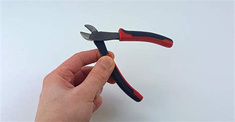 How To Cut Guitar Strings Testing Methods Roundtable Audio