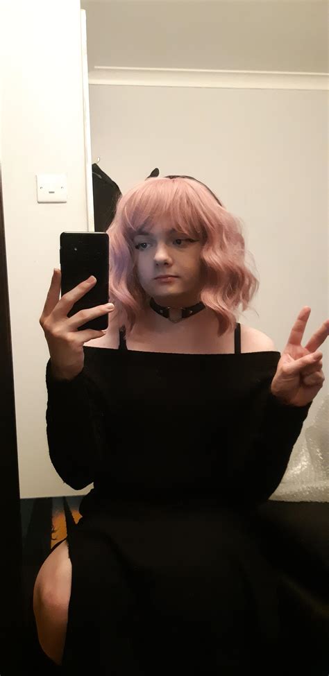 It Do Be Femboy Friday Scrolller