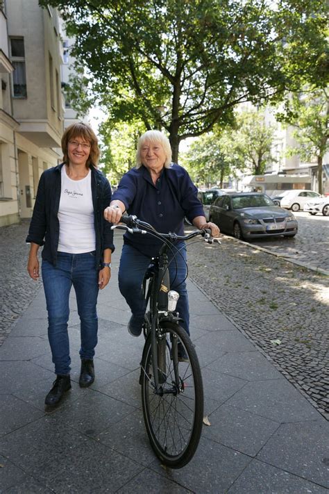 Carmen Maja And Jennipher Antoni Gemeinsam Stärker