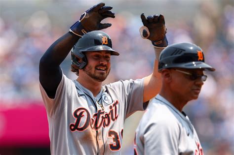 The Tiger Beat Gritty Tigers Head To The Windy City Bless You Boys