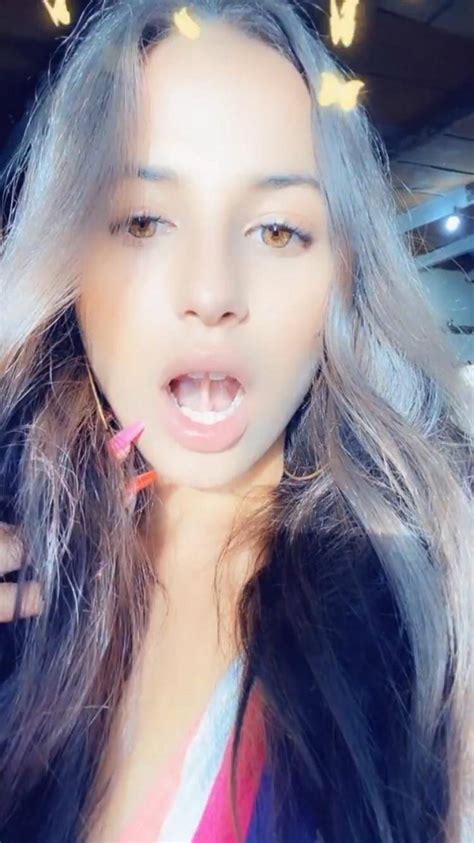 When She Sees How Big Your Cock Is 😮 Scrolller