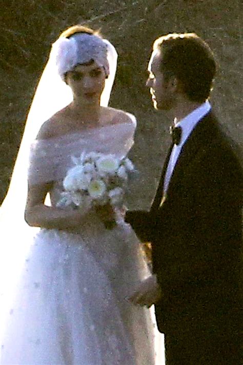 Anne Hathaway Marries Adam Shulman