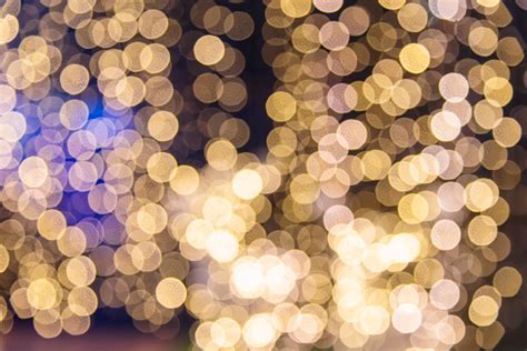 황금 크리스마스 장식 반짝이는 흐릿한 배경 황금빛 반짝이 조명 크리스마스 조명 배너입니다 크리스마스 카드 골드 보케 프레젠테이션에 대한 템플릿에 대한 해피 홀리데이