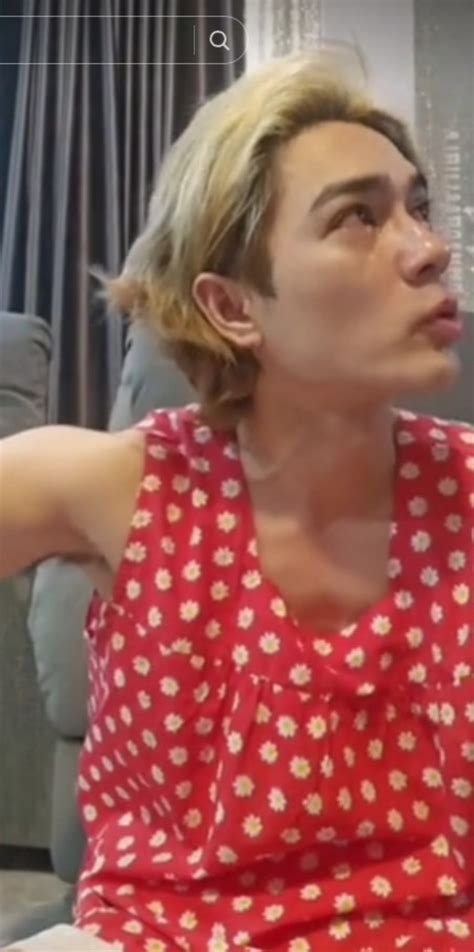 ‘แน็ก ชาลี ปาดน้ำตากลางไลฟ์ พูดความรู้สึก หลังสาวเกาหลีคู่จิ้น ‘กามิน ถึงไทยแล้ว