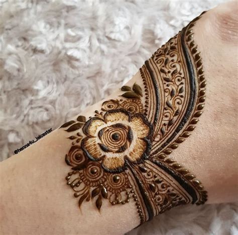 Pin Van Samreen Gul Op New Henna Designs