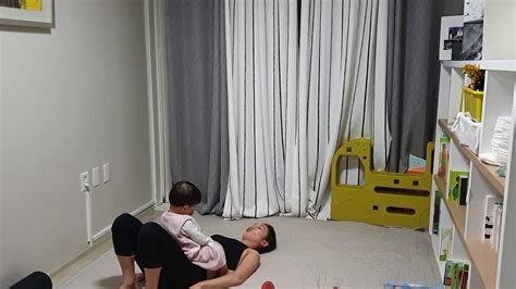 집에서 운동하는 엄마 YouTube